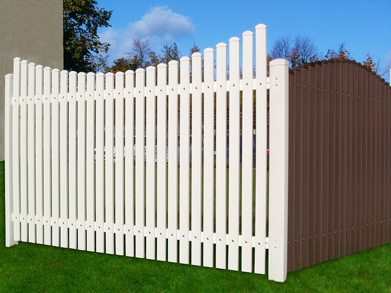 Žogs no plastmasas dēļa